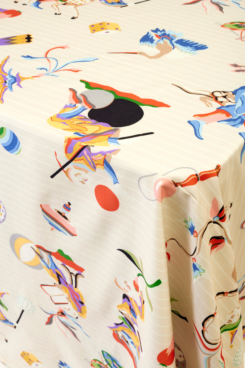 LE CIRQUE TABLECLOTH-TO-THE-FLOOR | CIRQUE CHINOIS BRUNSCHWIG & FILS
